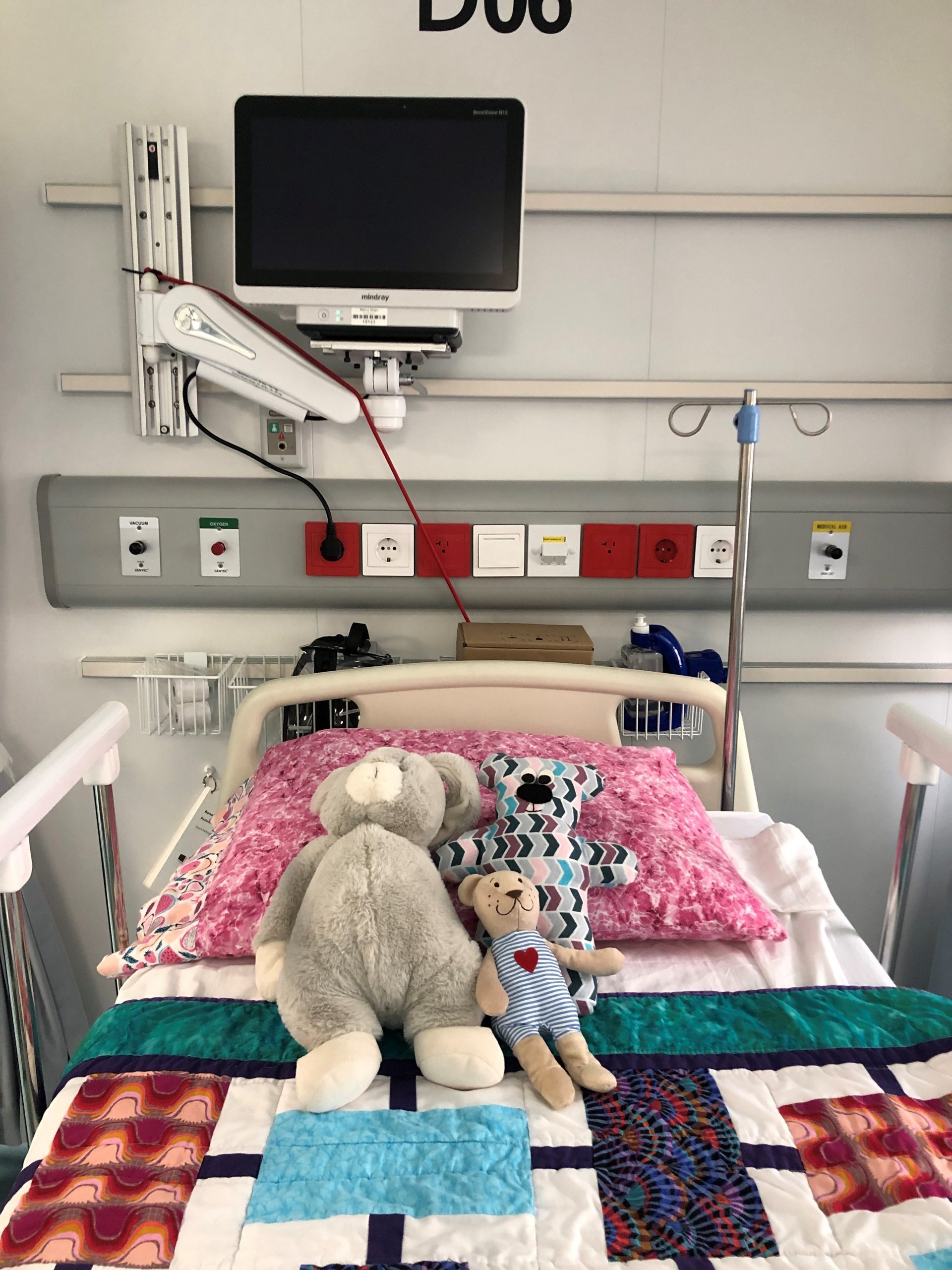 World’s largest civilian hospital ship in port in Senegal – Stena Roro